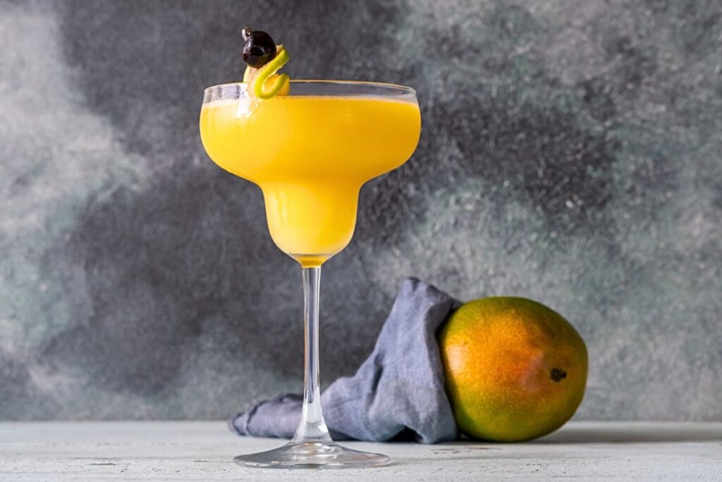 Beat the Heat with this Tropical Delight: Frozen Mango Daiquiri ...