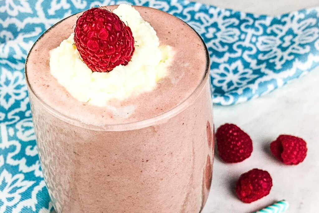Refreshing and Nutritious: The Ultimate Raspberry Cream Smoothie ...