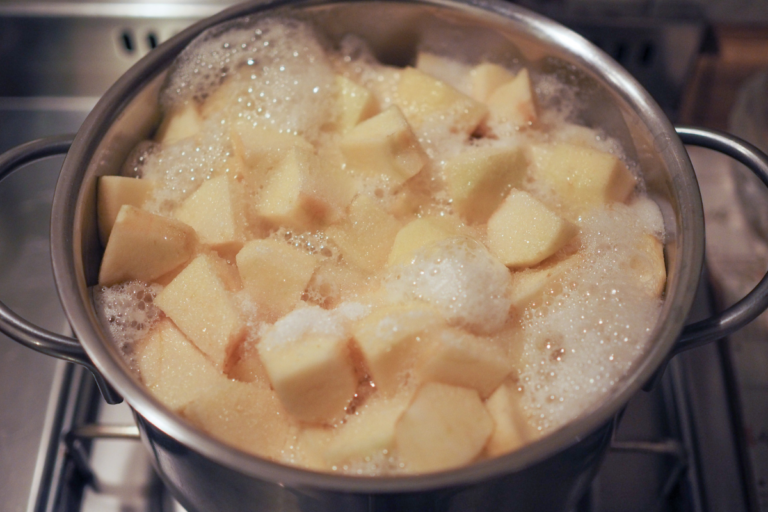 How to Make Homemade Apple Jam: A Step-by-Step Guide - wellnesssleuth