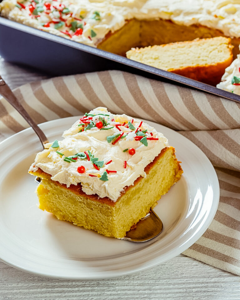 🍰 The Ultimate Vanilla Sheet Cake with Frosting: A Slice of Nostalgia ...