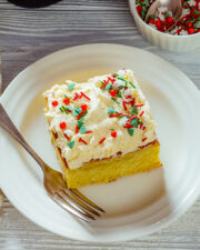 🍰 The Ultimate Vanilla Sheet Cake with Frosting: A Slice of Nostalgia ...